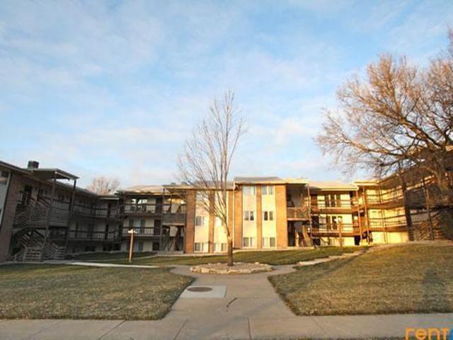 $425 / 1br Large all electric 1 bedroom close to 10th and South 2201 S 10th Street