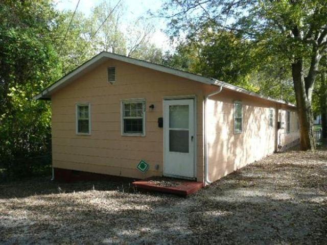 $425 / 2br 800ft² N 11th St Downtown Clarksville