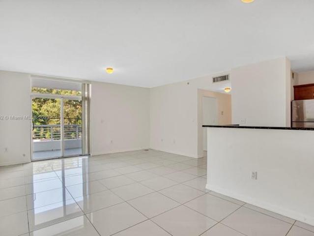 425 30th St NE #604, Miami, FL 33137