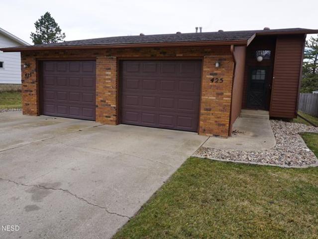 425 7th Ave NE, Watertown, SD 57201