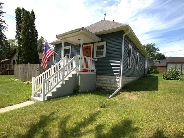 425 8th St NE, Staples, MN 56479