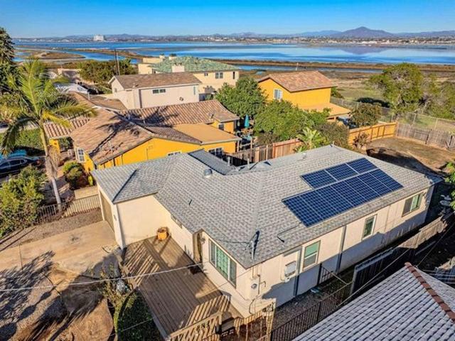 425 8th St, Imperial Beach, CA 91932