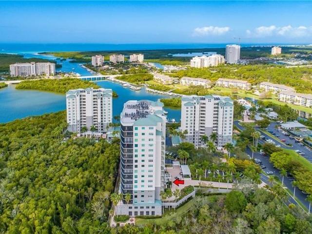 425 Cove Tower Dr Apt 504, Naples, FL 34110