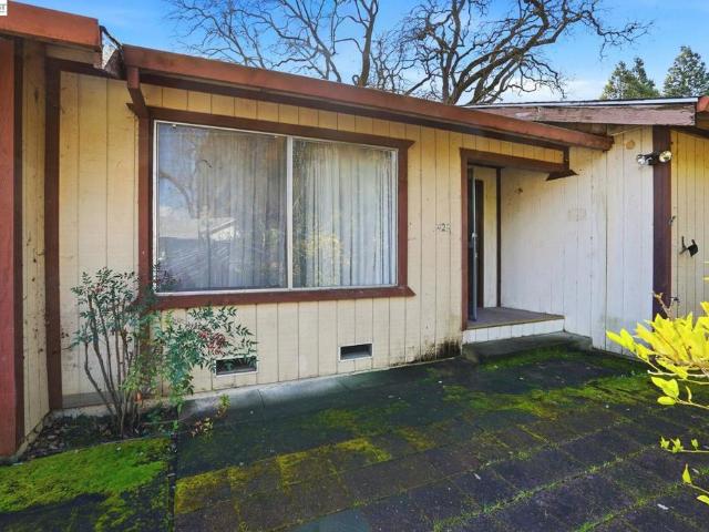 425 Coffield Ave