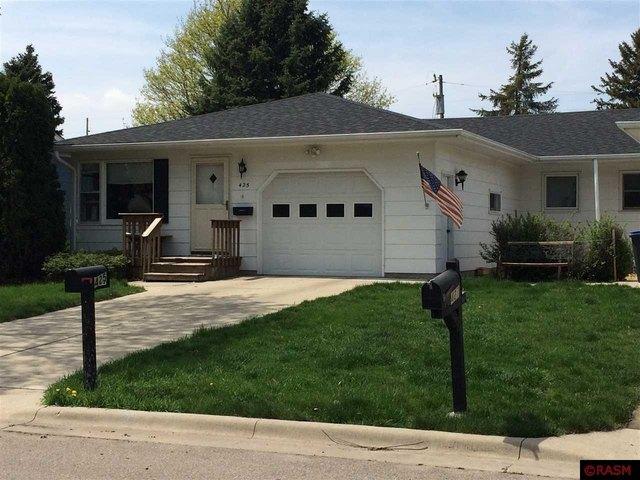425 Commodore Dr, Mankato, MN 56001
