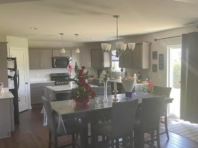 425 Champlain Dr
