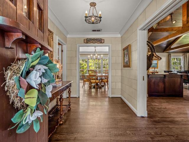 425 Crestwood Dr, Fort Worth, TX 76107 | MLS #21086