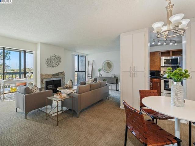 425 Anchor Rd #212, San Mateo, CA 94404