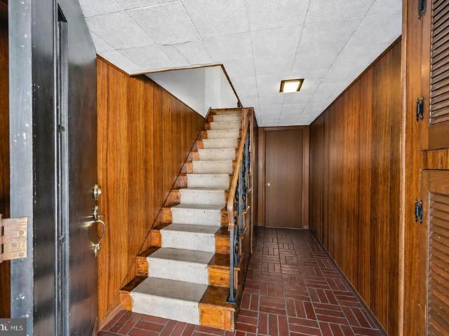 425 Arlington Avenue