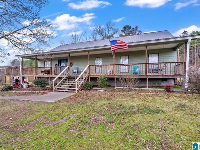 425 Armstrong Dr, Hayden, AL 35079