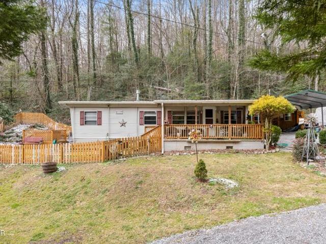 425 Autumn Ln, Gatlinburg, TN 37738