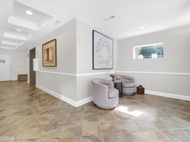 425 Benjamin Drive # 207