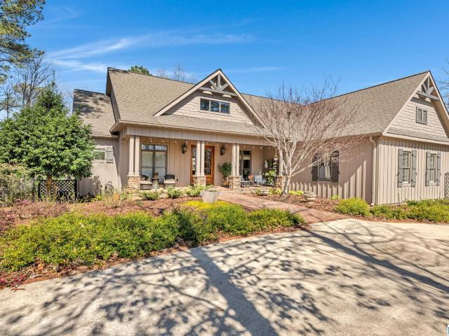 425 Blue Water Pointe Drive