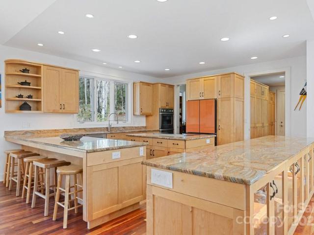 425 Bull Creek Road, Asheville, US, NC