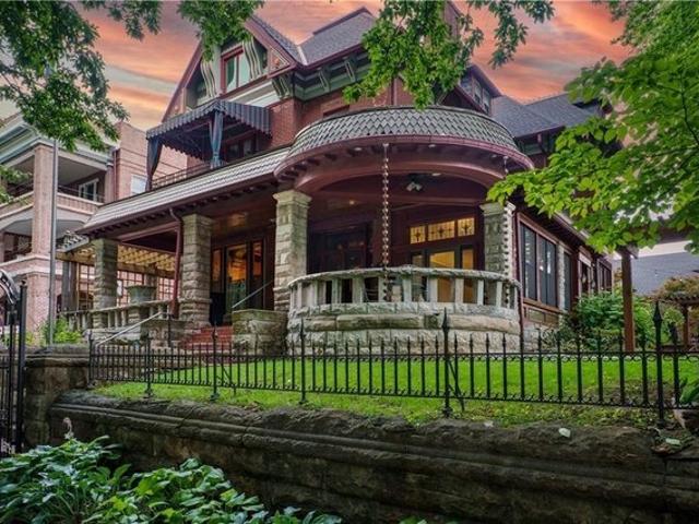 425 Gladstone Blvd, Kansas City, MO 64124