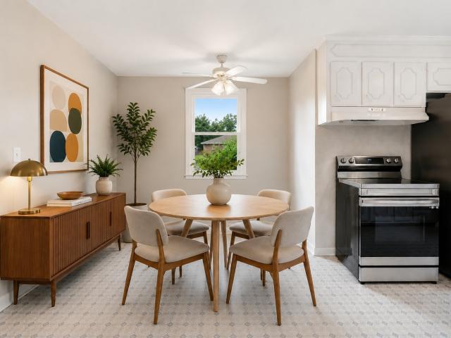 425 Glenpark Dr