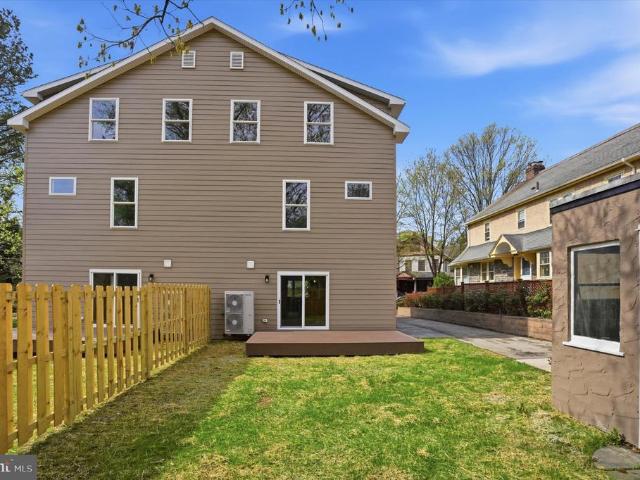 425 Grove Place