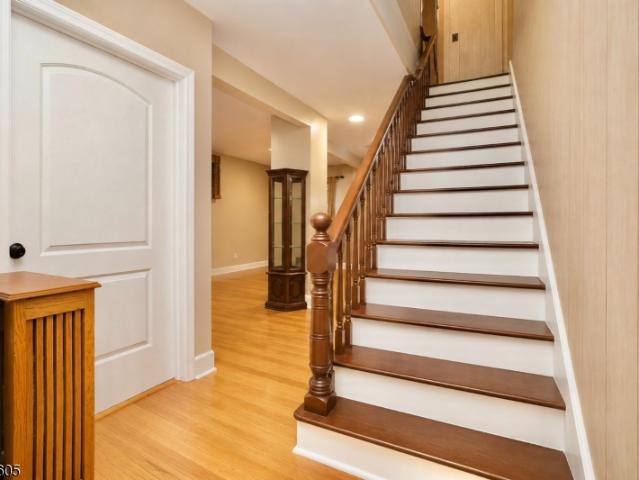 425 Davis Ave