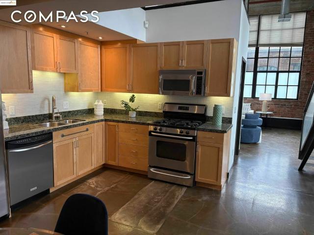 425 E 11th St 15, Oakland, CA