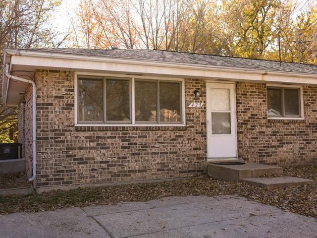 425 E Watrous Ave, Des Moines, IA 50315