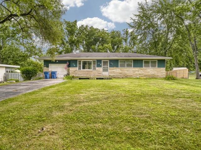 425 E Hilltop Ct, Lowell, IN 46356