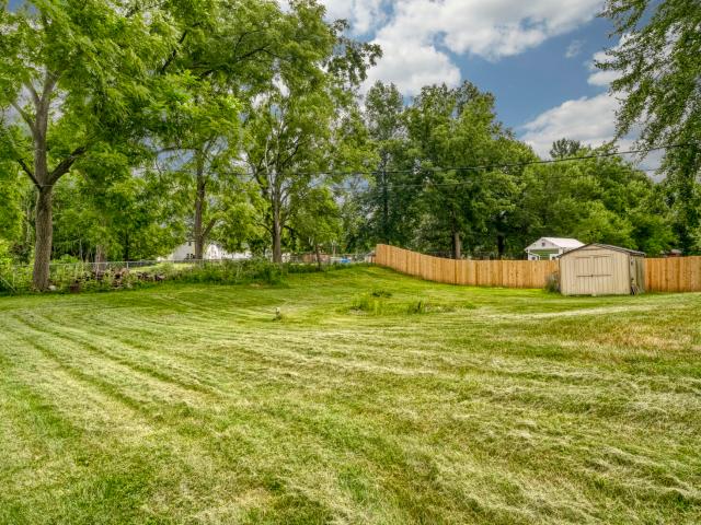 425 E Hilltop Court