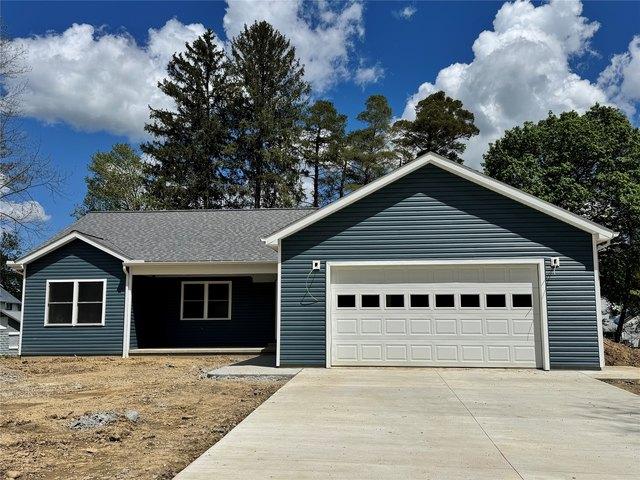 425 E Pleasant St, Corry, PA 16407