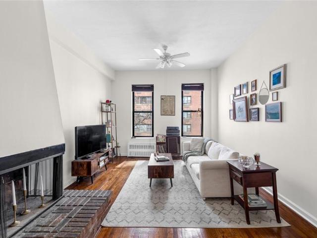 425 East 78th Street # 5D