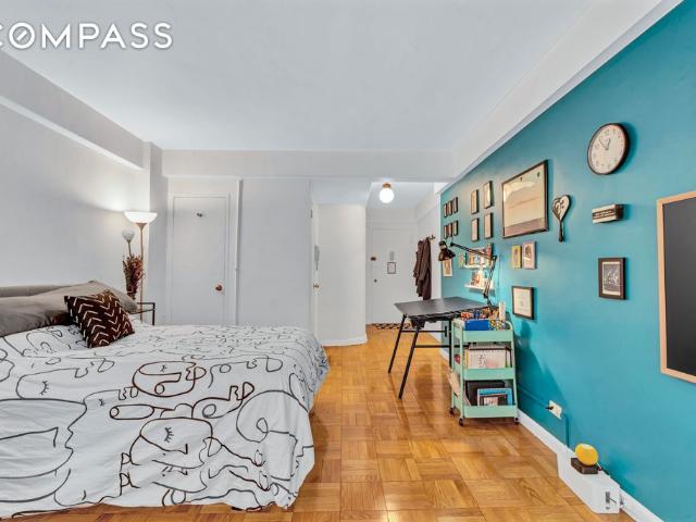 425 East 79th Street, New York, NY