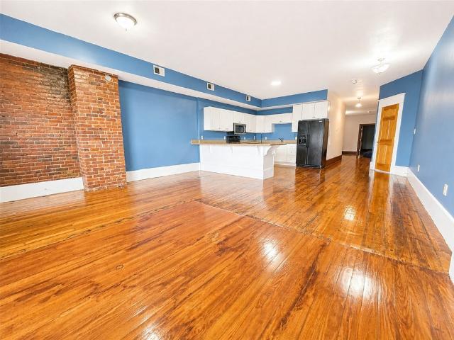 425 Exchange Street # 4