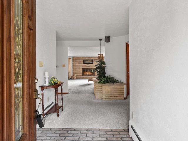 425 FLORA Street