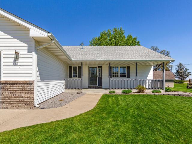425 Hazeltine Place NE
