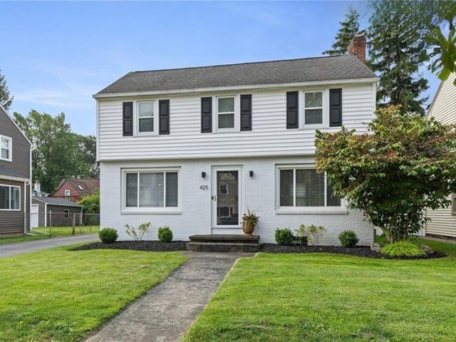 425 Harwick Rd, Rochester, NY 14609