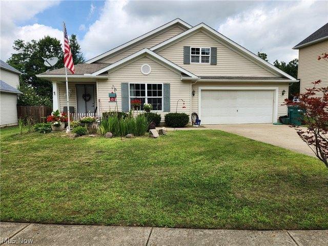 425 Harvest Dr, Ravenna, OH 44266