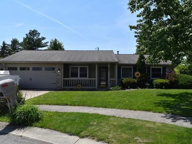 425 Hummingbird Dr, Greentown, IN 46936