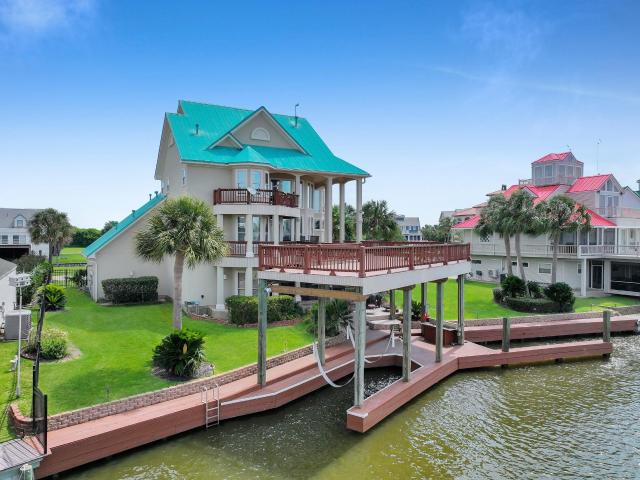 425 Island Way