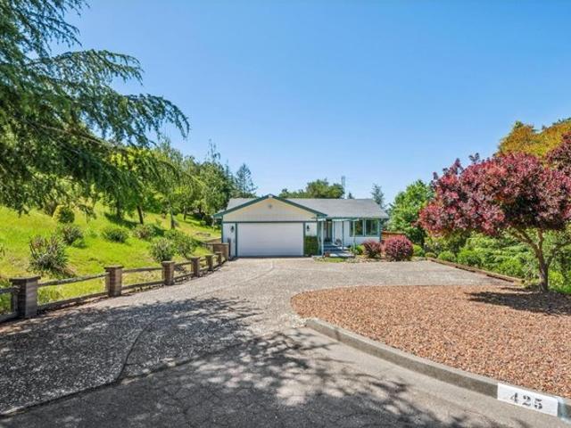 425 Oak Point Pl, Santa Rosa, CA 95409
