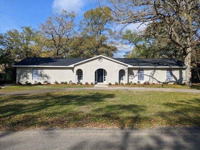 425 Oakmont St, Saraland, AL 36571