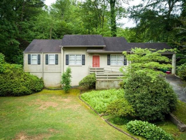 425 Old Creek Rd, Atlanta, GA 30342
