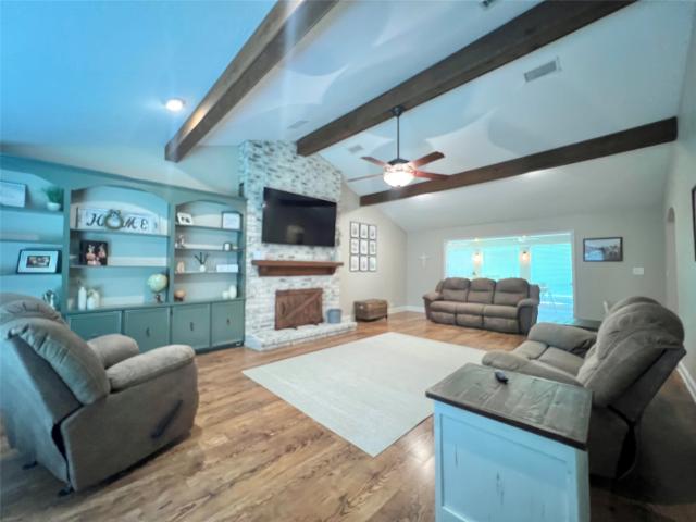 425 Lawrence Lane
