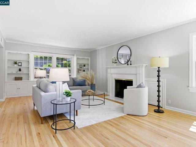 425 Lakewood Cir