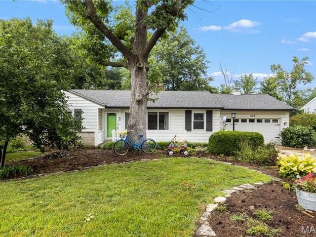 425 Linum Ln, Webster Groves, MO 63119