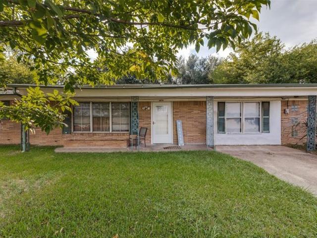 425 Lybrand St, Wills Point, TX 75169