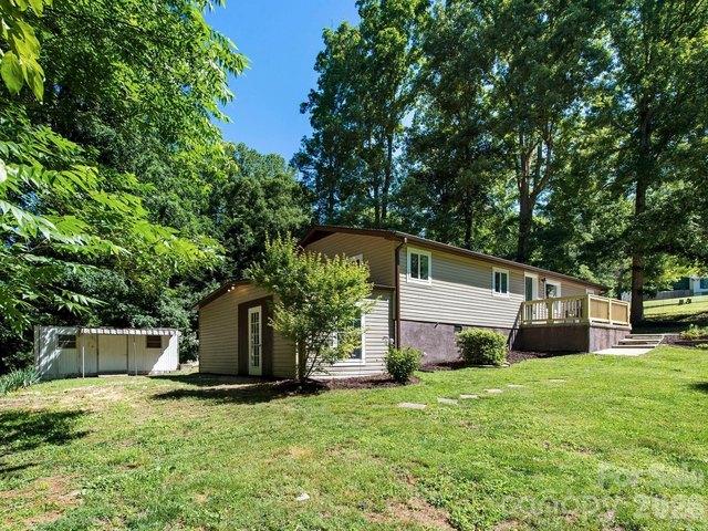 425 Lyndhurst Dr, Hendersonville, NC 28791