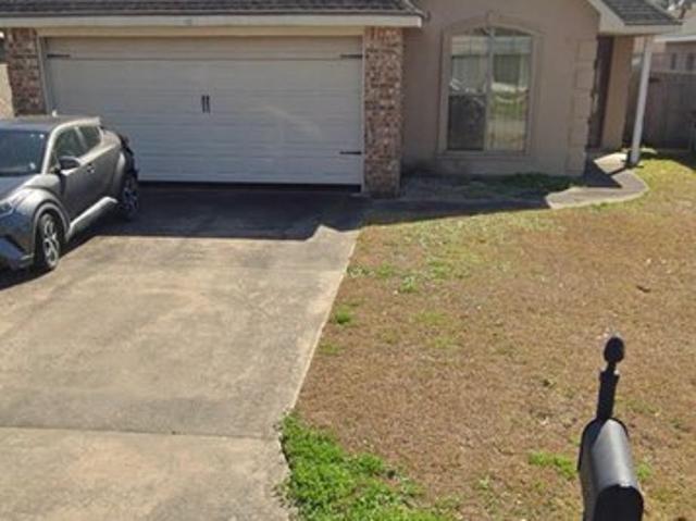 425 Milton Estates Ln, Youngsville, LA 70592