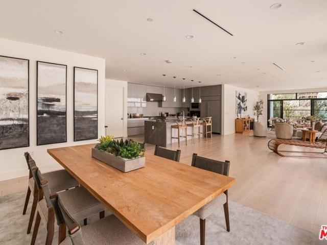 425 N Palm Dr Apt 402, Beverly Hills, CA 90210