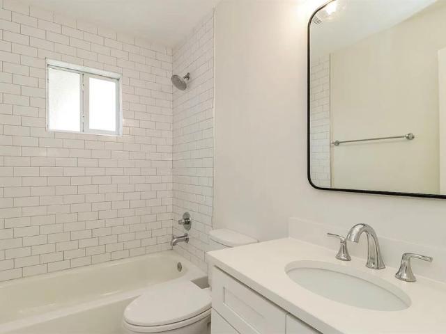 425 N Rosemont Avenue # 110