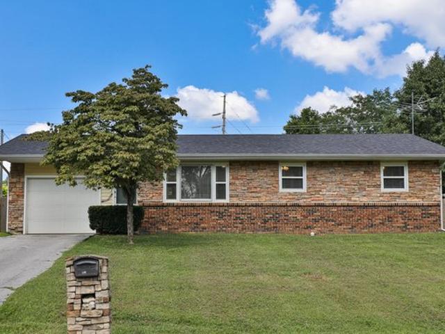 425 N Sunset Ave, Bolivar, MO 65613