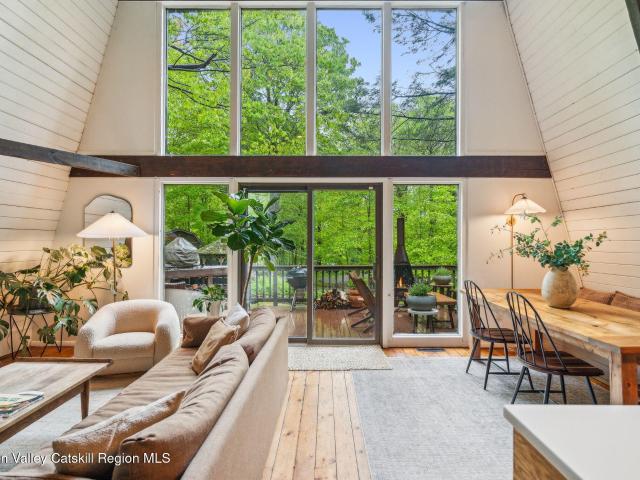 425 North Lake Road