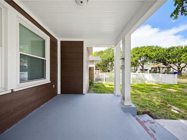 425 Naples Street